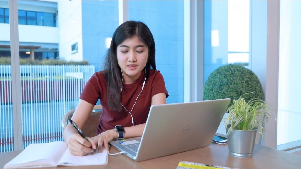 5 ข้อน่ารู้ ทำไมต้อง VLEARN ‘วี-เลิร์น’ กับการเรียนยุคนิว นอร์มัล | Positioning Magazine