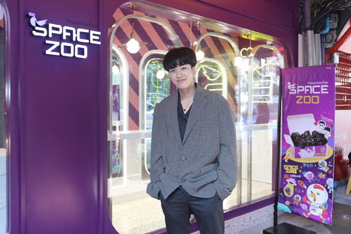 “SPACE ZOO” ร้านไก่ทอดเกาหลีสูตรลับของจักรวาล ทุ่มงบกว่า 10 ล้านบาท ...